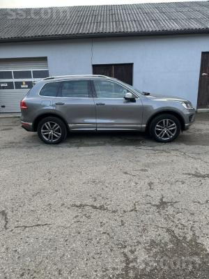 Pelēks Volkswagen Touareg 2015 Jelgava, ar dzinēja tilpumu 3.00 L un nobraukumu 271 tūkst. km par 15300 €, foto 6 vietnē AUTOMOTO.COM.LV