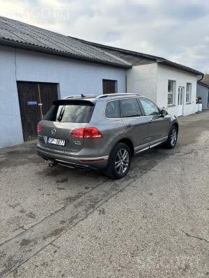 Pelēks Volkswagen Touareg 2015 Jelgava, ar dzinēja tilpumu 3.00 L un nobraukumu 271 tūkst. km par 15300 €, foto 7 vietnē AUTOMOTO.COM.LV
