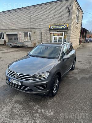 Pelēks Volkswagen Touareg 2015 Jelgava, ar dzinēja tilpumu 3.00 L un nobraukumu 271 tūkst. km par 15300 €, foto 11 vietnē AUTOMOTO.COM.LV
