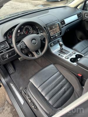 Pelēks Volkswagen Touareg 2015 Jelgava, ar dzinēja tilpumu 3.00 L un nobraukumu 271 tūkst. km par 15300 €, foto 13 vietnē AUTOMOTO.COM.LV