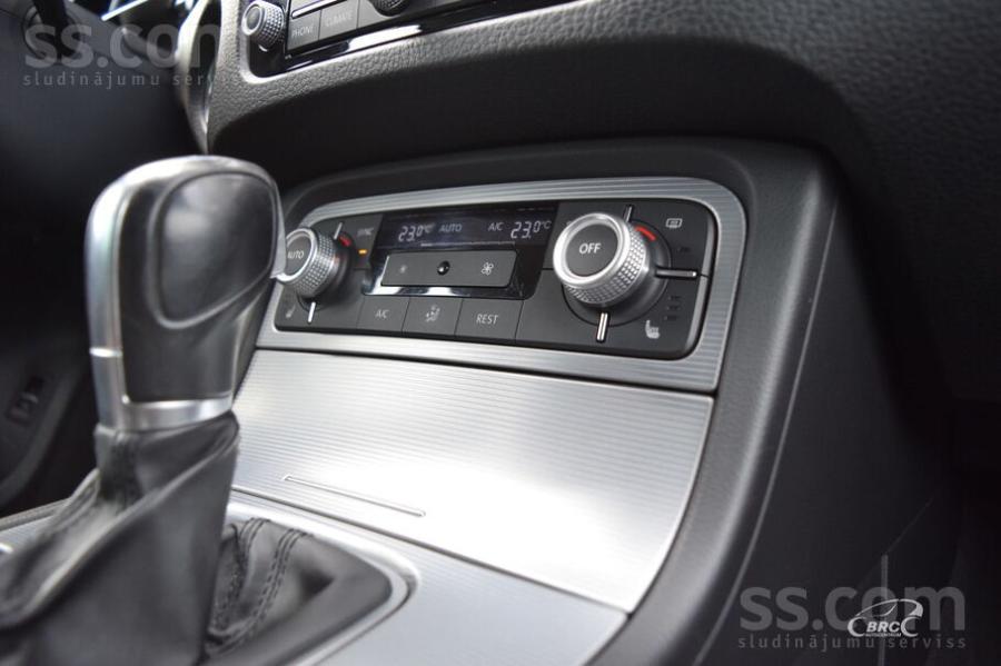 Pelēks Volkswagen Touareg 2015 Rīga, ar dzinēja tilpumu 3.00 L un nobraukumu 191 tūkst. km par 15900 €, foto 8 vietnē AUTOMOTO.COM.LV