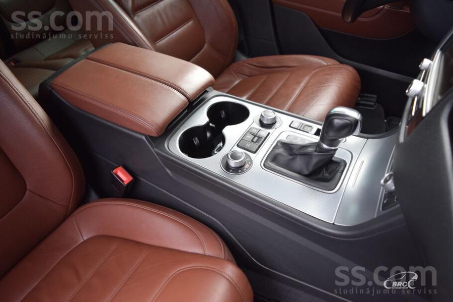 Pelēks Volkswagen Touareg 2015 Rīga, ar dzinēja tilpumu 3.00 L un nobraukumu 191 tūkst. km par 15900 €, foto 16 vietnē AUTOMOTO.COM.LV