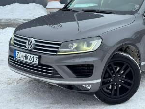 Pelēks Volkswagen Touareg 2016 Jonava, ar dzinēja tilpumu 2.97 L un nobraukumu 280 tūkst. km par 14999 €, foto 3 vietnē AUTOMOTO.COM.LV