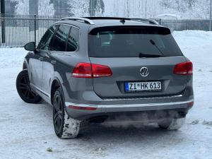Pelēks Volkswagen Touareg 2016 Jonava, ar dzinēja tilpumu 2.97 L un nobraukumu 280 tūkst. km par 14999 €, foto 5 vietnē AUTOMOTO.COM.LV