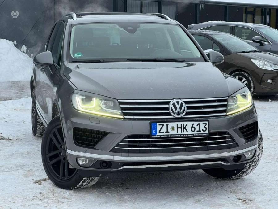 Pelēks Volkswagen Touareg 2016 Jonava, ar dzinēja tilpumu 2.97 L un nobraukumu 280 tūkst. km par 14999 €, foto 11 vietnē AUTOMOTO.COM.LV
