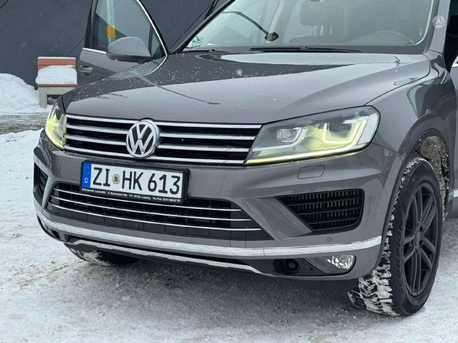 Pelēks Volkswagen Touareg 2016 Jonava, ar dzinēja tilpumu 2.97 L un nobraukumu 280 tūkst. km par 14999 €, foto 13 vietnē AUTOMOTO.COM.LV