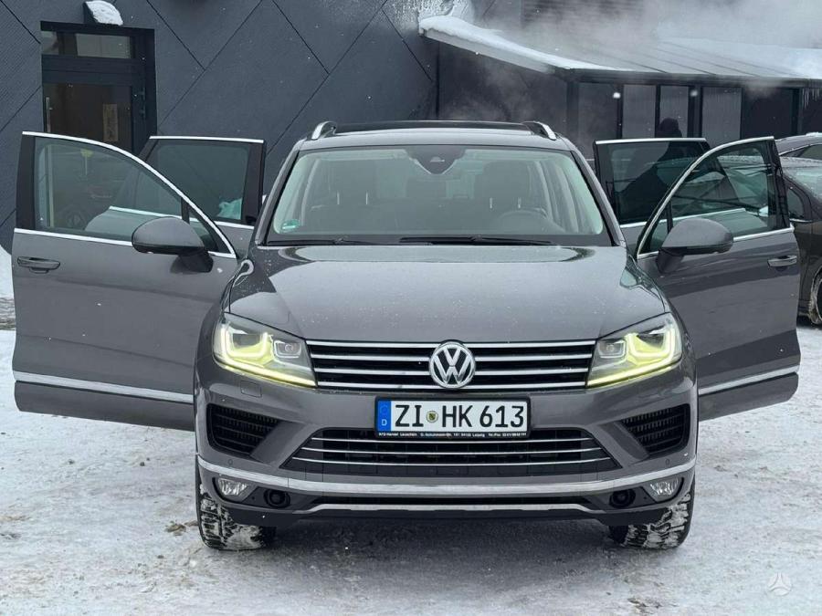 Pelēks Volkswagen Touareg 2016 Jonava, ar dzinēja tilpumu 2.97 L un nobraukumu 280 tūkst. km par 14999 €, foto 14 vietnē AUTOMOTO.COM.LV