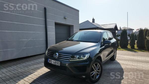Pelēks Volkswagen Touareg 2016 Rīga, ar dzinēja tilpumu 3.00 L un nobraukumu 223 tūkst. km par 15500 €, foto 4 vietnē AUTOMOTO.COM.LV