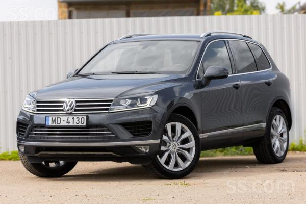 Pelēks Volkswagen Touareg 2016 Jelgava, ar dzinēja tilpumu 3.00 L un nobraukumu 215 tūkst. km par 14200 €, foto 4 vietnē AUTOMOTO.COM.LV