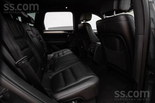 Pelēks Volkswagen Touareg 2016 Jelgava, ar dzinēja tilpumu 3.00 L un nobraukumu 215 tūkst. km par 14200 €, foto 8 vietnē AUTOMOTO.COM.LV