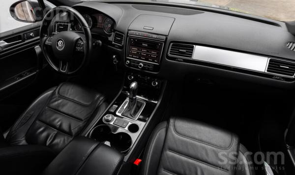 Pelēks Volkswagen Touareg 2016 Jelgava, ar dzinēja tilpumu 3.00 L un nobraukumu 215 tūkst. km par 14200 €, foto 9 vietnē AUTOMOTO.COM.LV