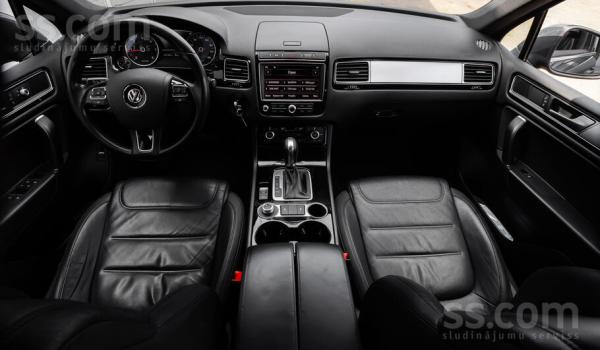 Pelēks Volkswagen Touareg 2016 Jelgava, ar dzinēja tilpumu 3.00 L un nobraukumu 215 tūkst. km par 14200 €, foto 10 vietnē AUTOMOTO.COM.LV