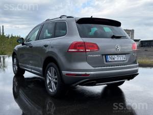 Pelēks Volkswagen Touareg 2016 Liepāja, ar dzinēja tilpumu 3.00 L un nobraukumu 181 tūkst. km par 18500 €, foto 3 vietnē AUTOMOTO.COM.LV