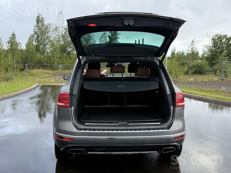 Pelēks Volkswagen Touareg 2016 Liepāja, ar dzinēja tilpumu 3.00 L un nobraukumu 181 tūkst. km par 18500 €, foto 10 vietnē AUTOMOTO.COM.LV