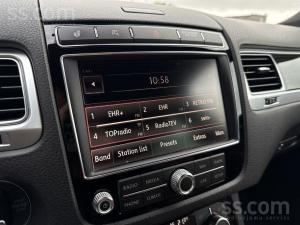 Pelēks Volkswagen Touareg 2016 Liepāja, ar dzinēja tilpumu 3.00 L un nobraukumu 181 tūkst. km par 18500 €, foto 22 vietnē AUTOMOTO.COM.LV