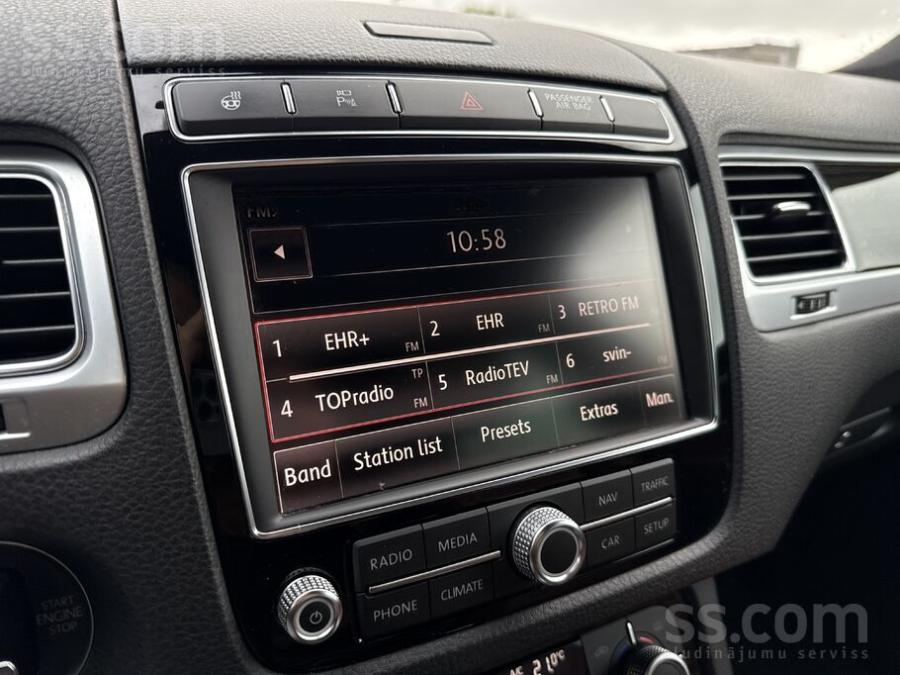 Pelēks Volkswagen Touareg 2016 Liepāja, ar dzinēja tilpumu 3.00 L un nobraukumu 181 tūkst. km par 18500 €, foto 22 vietnē AUTOMOTO.COM.LV