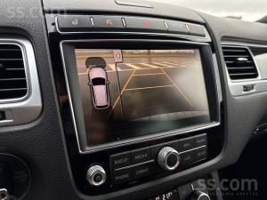 Pelēks Volkswagen Touareg 2016 Liepāja, ar dzinēja tilpumu 3.00 L un nobraukumu 181 tūkst. km par 18500 €, foto 23 vietnē AUTOMOTO.COM.LV