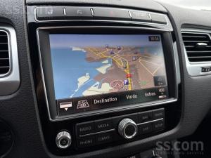 Pelēks Volkswagen Touareg 2016 Liepāja, ar dzinēja tilpumu 3.00 L un nobraukumu 181 tūkst. km par 18500 €, foto 24 vietnē AUTOMOTO.COM.LV
