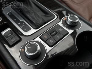 Pelēks Volkswagen Touareg 2016 Liepāja, ar dzinēja tilpumu 3.00 L un nobraukumu 181 tūkst. km par 18500 €, foto 27 vietnē AUTOMOTO.COM.LV