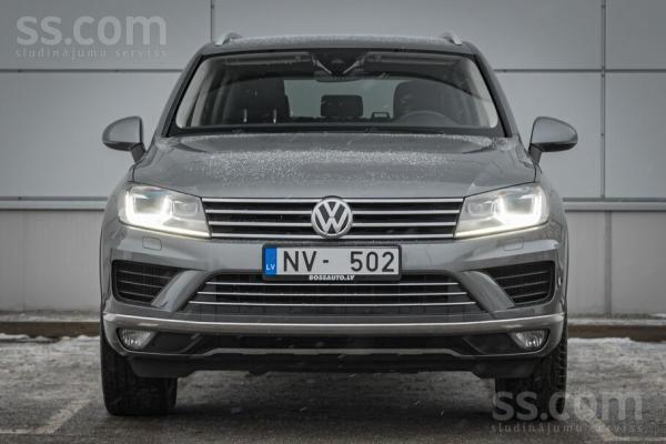 Grey Volkswagen Touareg 2017 in Riga, with an engine capacity of 3.00 L and mileage of 0 thousand km for 18500 €, photo 2 on AUTOMOTO.COM.LV