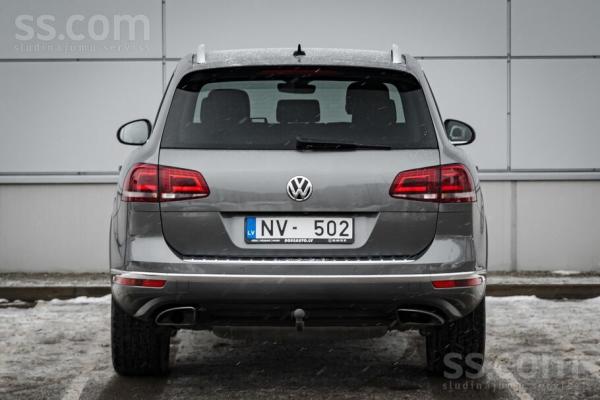 Grey Volkswagen Touareg 2017 in Riga, with an engine capacity of 3.00 L and mileage of 0 thousand km for 18500 €, photo 5 on AUTOMOTO.COM.LV