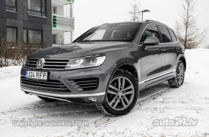 Pelēks Volkswagen Touareg 2017 Tallina, ar dzinēja tilpumu 3.00 L un nobraukumu 258 tūkst. km par 14990 €, foto 3 vietnē AUTOMOTO.COM.LV