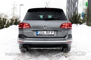 Pelēks Volkswagen Touareg 2017 Tallina, ar dzinēja tilpumu 3.00 L un nobraukumu 258 tūkst. km par 14990 €, foto 5 vietnē AUTOMOTO.COM.LV