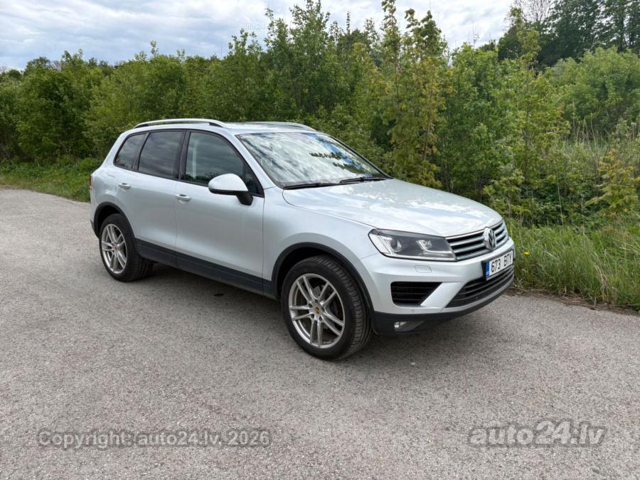 Pelēks Volkswagen Touareg 2017 Tallina, ar dzinēja tilpumu 3.00 L un nobraukumu 295 tūkst. km par 16000 €, foto 1 vietnē AUTOMOTO.COM.LV