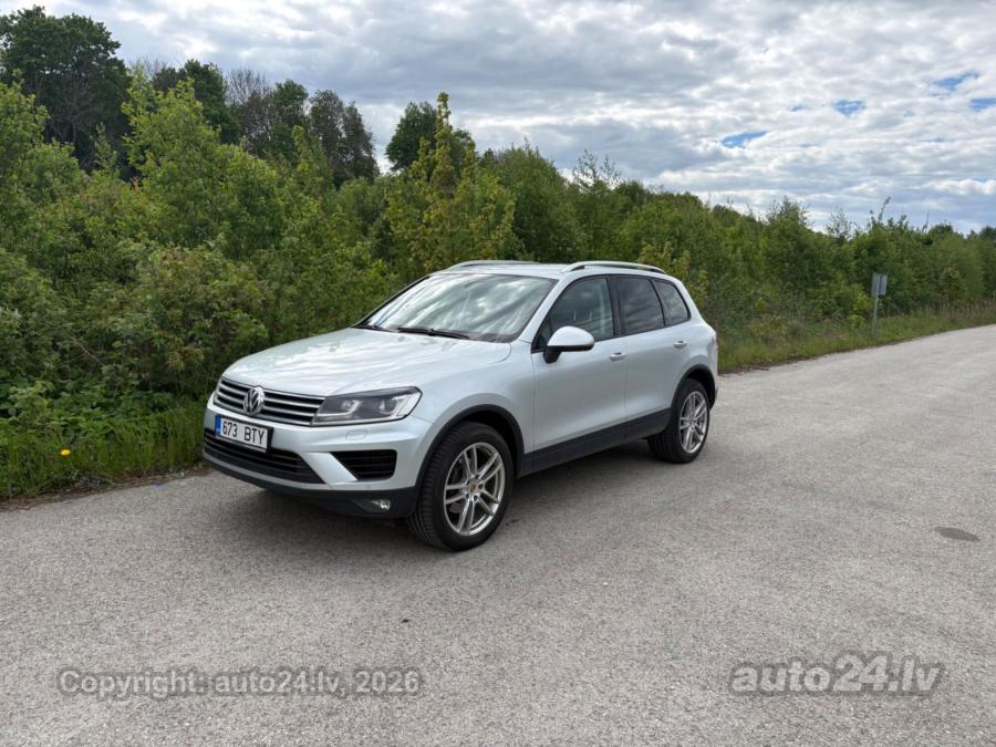 Pelēks Volkswagen Touareg 2017 Tallina, ar dzinēja tilpumu 3.00 L un nobraukumu 295 tūkst. km par 16000 €, foto 3 vietnē AUTOMOTO.COM.LV