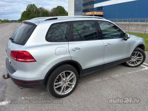 Pelēks Volkswagen Touareg 2017 Tallina, ar dzinēja tilpumu 3.00 L un nobraukumu 295 tūkst. km par 16000 €, foto 5 vietnē AUTOMOTO.COM.LV