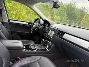 Pelēks Volkswagen Touareg 2017 Tallina, ar dzinēja tilpumu 3.00 L un nobraukumu 295 tūkst. km par 16000 €, foto 6 vietnē AUTOMOTO.COM.LV