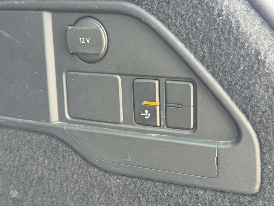Grey Volkswagen Touareg 2017 in Vilnius, with an engine capacity of 3.00 L and mileage of 288 thousand km for 14750 €, photo 16 on AUTOMOTO.COM.LV
