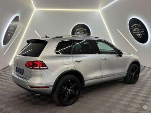 Pelēks Volkswagen Touareg 2017 Marijampole, ar dzinēja tilpumu 2.97 L un nobraukumu 311 tūkst. km par 15999 €, foto 13 vietnē AUTOMOTO.COM.LV