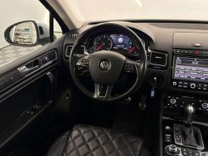Pelēks Volkswagen Touareg 2017 Marijampole, ar dzinēja tilpumu 2.97 L un nobraukumu 311 tūkst. km par 15999 €, foto 21 vietnē AUTOMOTO.COM.LV
