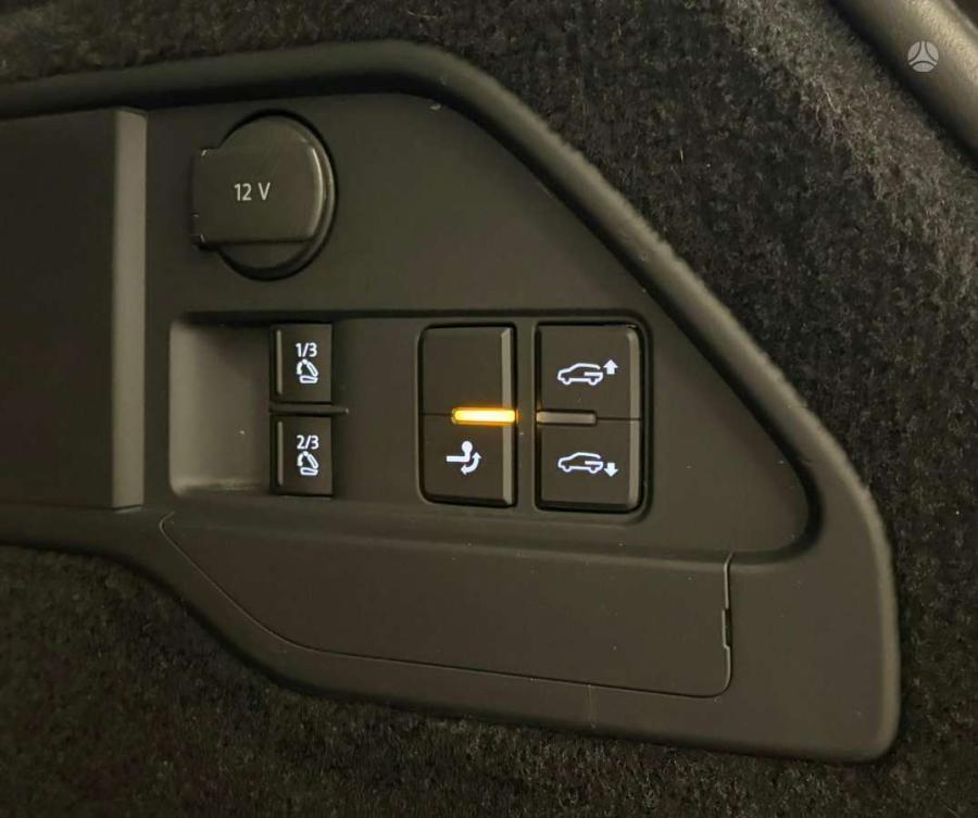 Pelēks Volkswagen Touareg 2017 Marijampole, ar dzinēja tilpumu 2.97 L un nobraukumu 311 tūkst. km par 15999 €, foto 32 vietnē AUTOMOTO.COM.LV