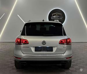 Pelēks Volkswagen Touareg 2017 Marijampole, ar dzinēja tilpumu 2.97 L un nobraukumu 311 tūkst. km par 15999 €, foto 36 vietnē AUTOMOTO.COM.LV