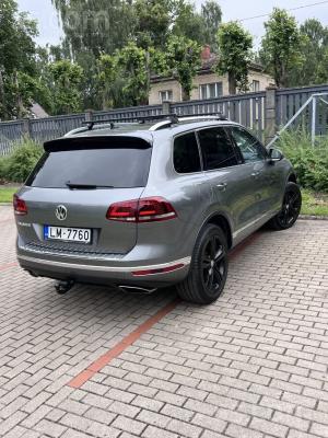 Pelēks Volkswagen Touareg 2017 Rīga, ar dzinēja tilpumu 3.00 L un nobraukumu 124 tūkst. km par 26900 €, foto 4 vietnē AUTOMOTO.COM.LV