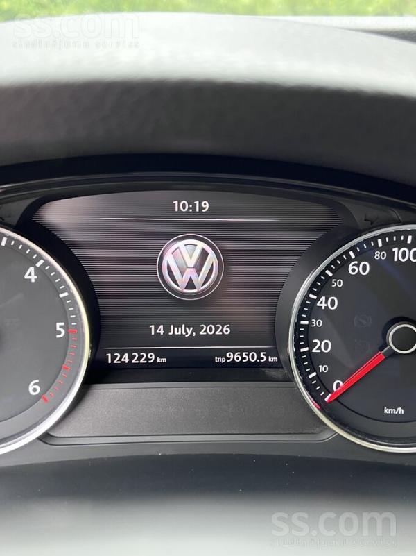 Pelēks Volkswagen Touareg 2017 Rīga, ar dzinēja tilpumu 3.00 L un nobraukumu 124 tūkst. km par 26900 €, foto 6 vietnē AUTOMOTO.COM.LV