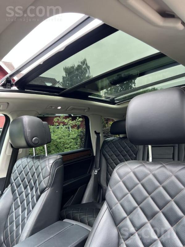 Pelēks Volkswagen Touareg 2017 Rīga, ar dzinēja tilpumu 3.00 L un nobraukumu 124 tūkst. km par 26900 €, foto 8 vietnē AUTOMOTO.COM.LV