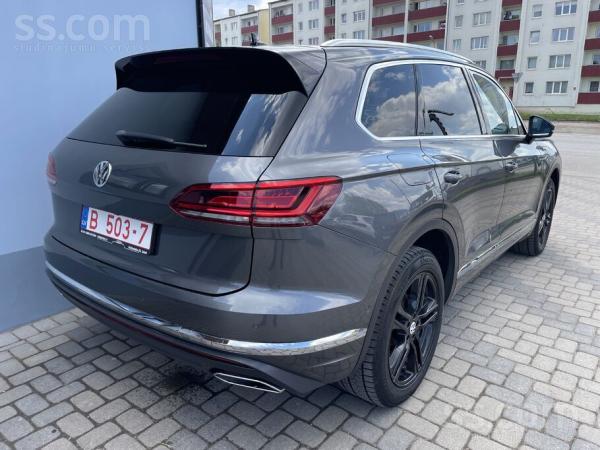 Pelēks Volkswagen Touareg 2018 Talsi, ar dzinēja tilpumu 3.00 L un nobraukumu 0 tūkst. km par 24900 €, foto 2 vietnē AUTOMOTO.COM.LV