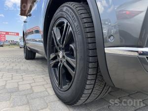 Grey Volkswagen Touareg 2018 in Talsi, with an engine capacity of 3.00 L and mileage of 304 thousand km for 21900 €, photo 10 on AUTOMOTO.COM.LV