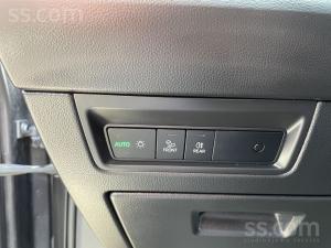 Grey Volkswagen Touareg 2018 in Talsi, with an engine capacity of 3.00 L and mileage of 304 thousand km for 21900 €, photo 12 on AUTOMOTO.COM.LV