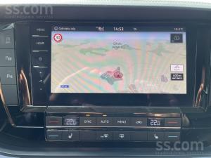 Grey Volkswagen Touareg 2018 in Talsi, with an engine capacity of 3.00 L and mileage of 304 thousand km for 21900 €, photo 18 on AUTOMOTO.COM.LV