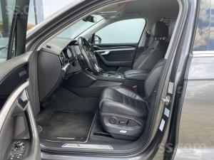 Grey Volkswagen Touareg 2018 in Talsi, with an engine capacity of 3.00 L and mileage of 304 thousand km for 21900 €, photo 23 on AUTOMOTO.COM.LV