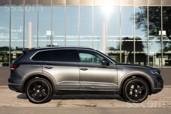Volkswagen Touareg 2018 Talsi vietnē Pelēks Volkswagen Touareg 2018 Talsi, ar dzinēja tilpumu 3.00 L un nobraukumu 304 tūkst. km par 22555 €, foto 7 vietnē AUTOMOTO.COM.LV