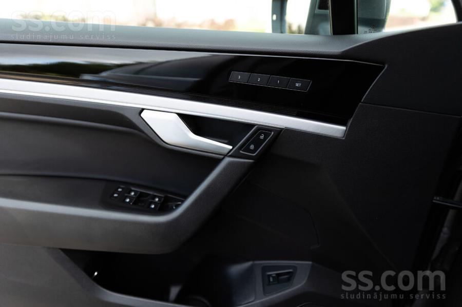 Grey Volkswagen Touareg 2018 in Talsi, with an engine capacity of 3.00 L and mileage of 304 thousand km for 22555 €, photo 21 on AUTOMOTO.COM.LV