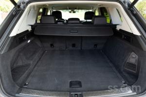 Grey Volkswagen Touareg 2018 in Talsi, with an engine capacity of 3.00 L and mileage of 304 thousand km for 22555 €, photo 23 on AUTOMOTO.COM.LV