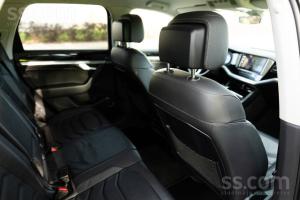 Grey Volkswagen Touareg 2018 in Talsi, with an engine capacity of 3.00 L and mileage of 304 thousand km for 22555 €, photo 24 on AUTOMOTO.COM.LV