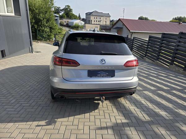 Pelēks Volkswagen Touareg 2018 Telšiai, ar dzinēja tilpumu 2.97 L un nobraukumu 183 tūkst. km par 28999 €, foto 11 vietnē AUTOMOTO.COM.LV