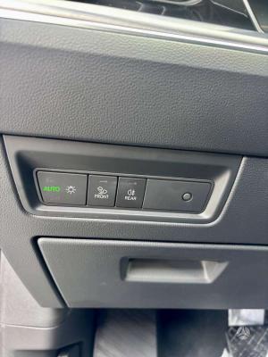 Серый Фольксваген Туарег 2018 в Таураге, объемом двигателя 2.97 л и пробегом 220 тыс. км за 25900 €, фото 25 на AUTOMOTO.COM.LV